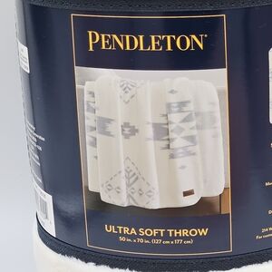 Pendleton | Bedding | Pendleton Fleece Throw Blanket 5 By 70 Hard White ...
